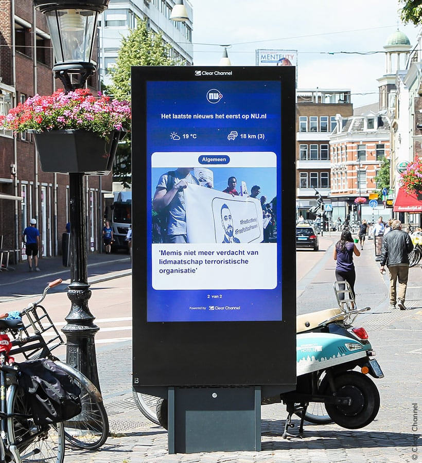 Enhancing Singaporean Retail with Outdoor Digital Signage - Smart Board ...